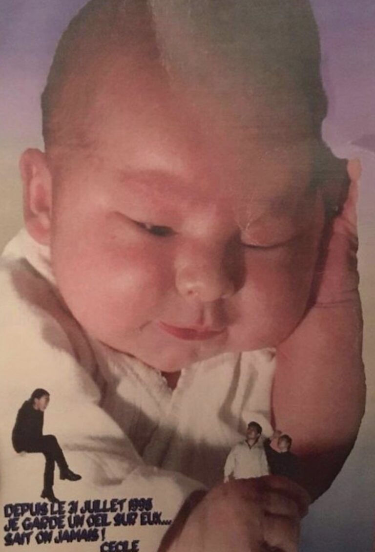 Funny Baby Pictures & Photos | Awkward Baby Photos