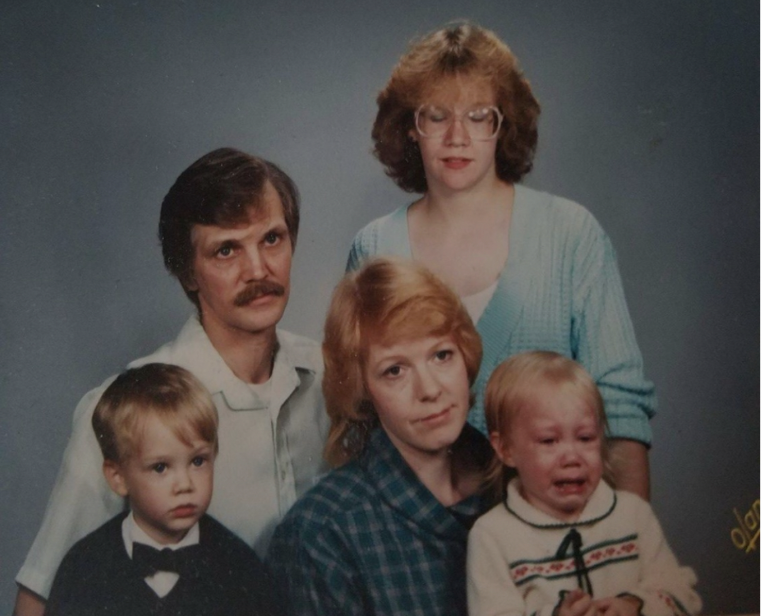 Funny Family Portraits | Awkward & Bad Family Portraits
